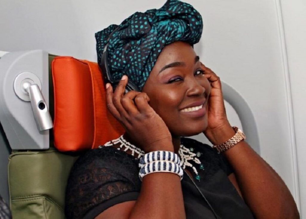 Prissy la Degammeuse, une artiste aux multiples talents – VoixVoie de Femme