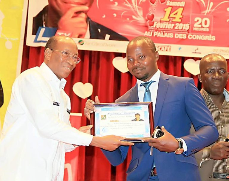 Daouda le sentimental : Le chanteur poète et humoriste – VoixVoie de Femme